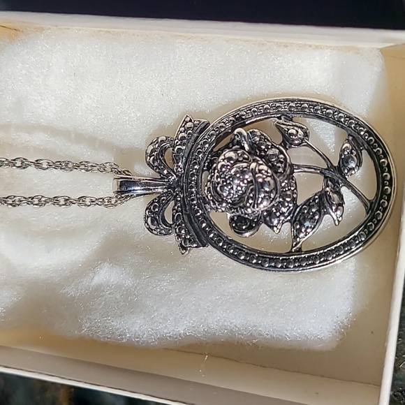 Jewelry | Vintage Avon Rose Mother Pendant | Poshmark